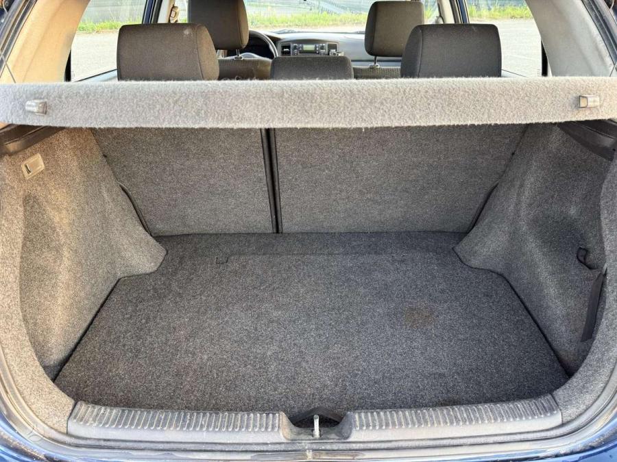 Zils Toyota Corolla 2005 Viļņa, ar dzinēja tilpumu 1.60 L un nobraukumu 285 tūkst. km par 850 €, foto 11 vietnē AUTOMOTO.COM.LV