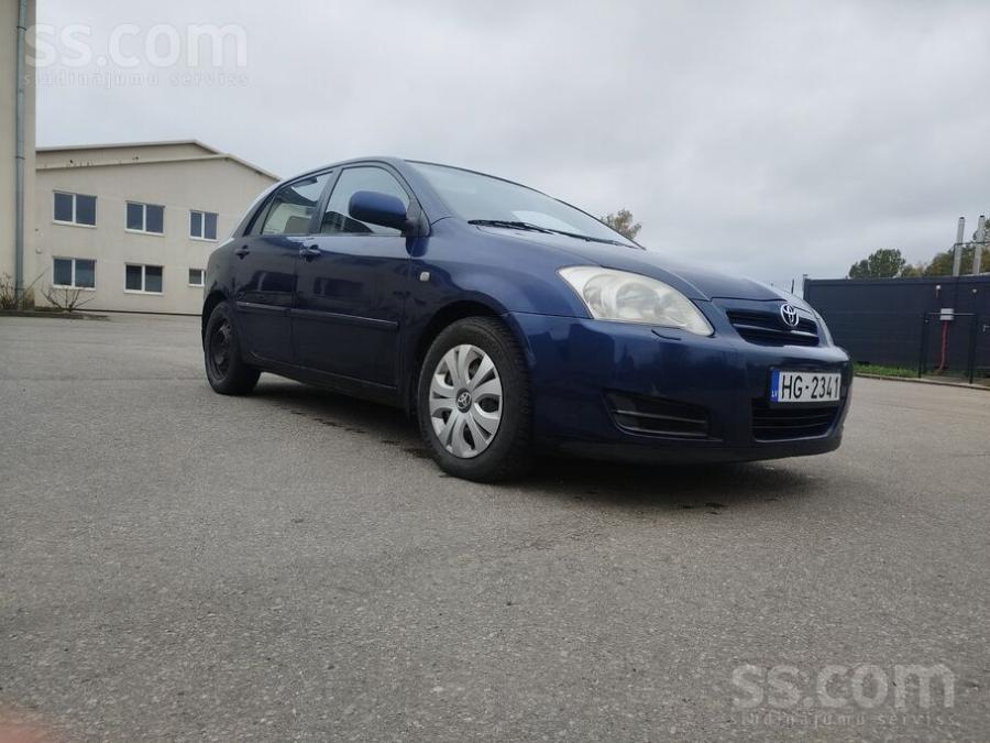 Blue Toyota Corolla 2005 in Bauska, with an engine capacity of 2.00 L and mileage of 295 thousand km for 1350 €, photo 5 on AUTOMOTO.COM.LV