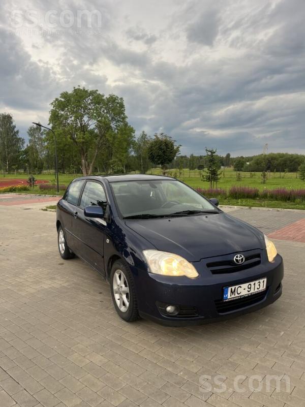 Blue Toyota Corolla 2006 in Kuldiga, with an engine capacity of 2.00 L and mileage of 328 thousand km for 1000 €, photo 5 on AUTOMOTO.COM.LV