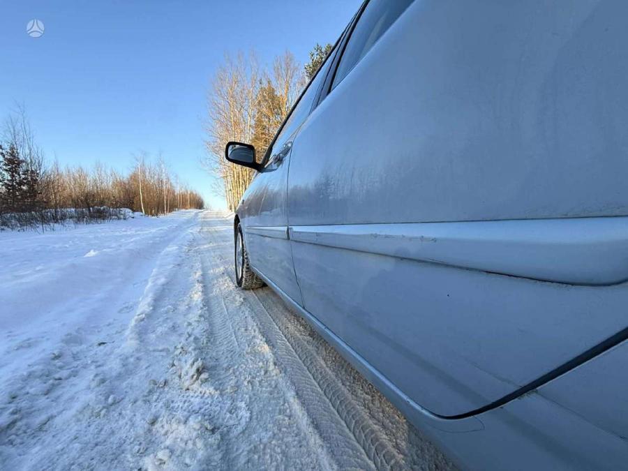 Blue Toyota Corolla 2006 in Vilnius, with an engine capacity of 1.38 L and mileage of 250 thousand km for 2300 €, photo 9 on AUTOMOTO.COM.LV