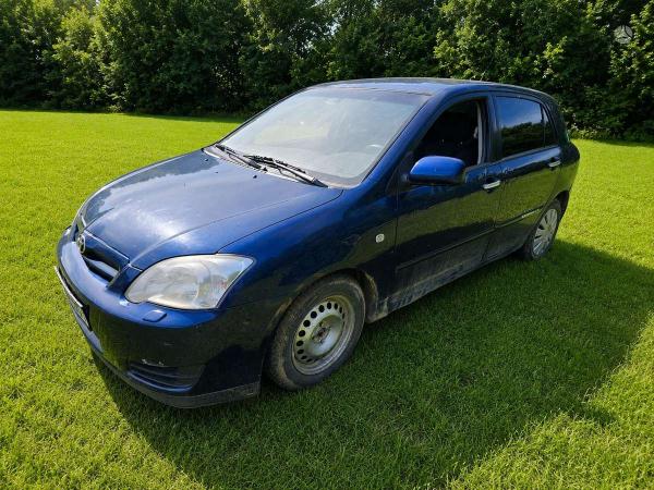Zils Toyota Corolla 2006 Jurbarkas, ar dzinēja tilpumu 1.36 L un nobraukumu 311 tūkst. km par 850 €, foto 2 vietnē AUTOMOTO.COM.LV