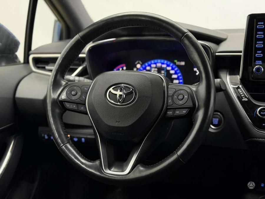 Blue Toyota Corolla 2019 in Vilnius, with an engine capacity of 1.20 L and mileage of 73 thousand km for 16490 €, photo 16 on AUTOMOTO.COM.LV