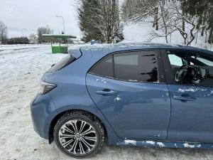 Blue Toyota Corolla 2019 in Vilnius, with an engine capacity of 1.20 L and mileage of 73 thousand km for 13000 €, photo  on AUTOMOTO.COM.LV