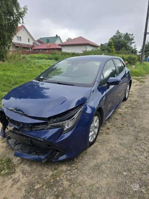 Blue Toyota Corolla 2019 in Vilnius, with an engine capacity of 1.80 L and mileage of 198 thousand km for 6999 €, photo  on AUTOMOTO.COM.LV