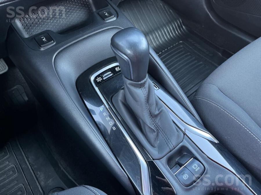 Blue Toyota Corolla 2021 in Riga, with an engine capacity of 1.80 L and mileage of 56 thousand km for 17490 €, photo 15 on AUTOMOTO.COM.LV