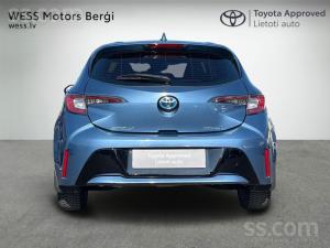 Blue Toyota Corolla 2021 in Riga, with an engine capacity of 1.80 L and mileage of 136 thousand km for 15990 €, photo 5 on AUTOMOTO.COM.LV