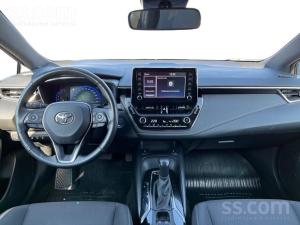 Blue Toyota Corolla 2021 in Riga, with an engine capacity of 1.80 L and mileage of 136 thousand km for 15990 €, photo 9 on AUTOMOTO.COM.LV