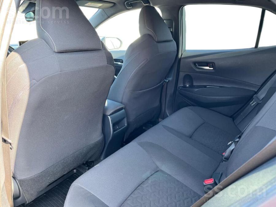 Blue Toyota Corolla 2021 in Riga, with an engine capacity of 1.80 L and mileage of 136 thousand km for 15990 €, photo 13 on AUTOMOTO.COM.LV