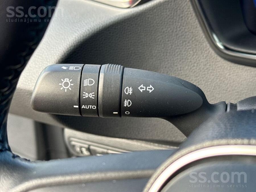 Blue Toyota Corolla 2021 in Riga, with an engine capacity of 1.80 L and mileage of 136 thousand km for 15990 €, photo 18 on AUTOMOTO.COM.LV