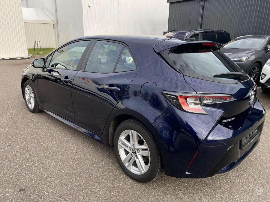 Blue Toyota Corolla 2022 in Vilnius, with an engine capacity of 1.80 L and mileage of 124 thousand km for 14750 €, photo 7 on AUTOMOTO.COM.LV
