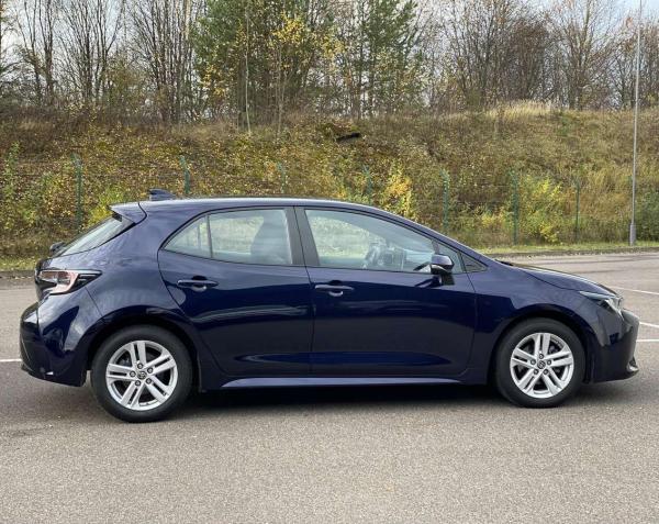 Blue Toyota Corolla 2022 in Vilnius, with an engine capacity of 1.80 L and mileage of 124 thousand km for 14750 €, photo 8 on AUTOMOTO.COM.LV