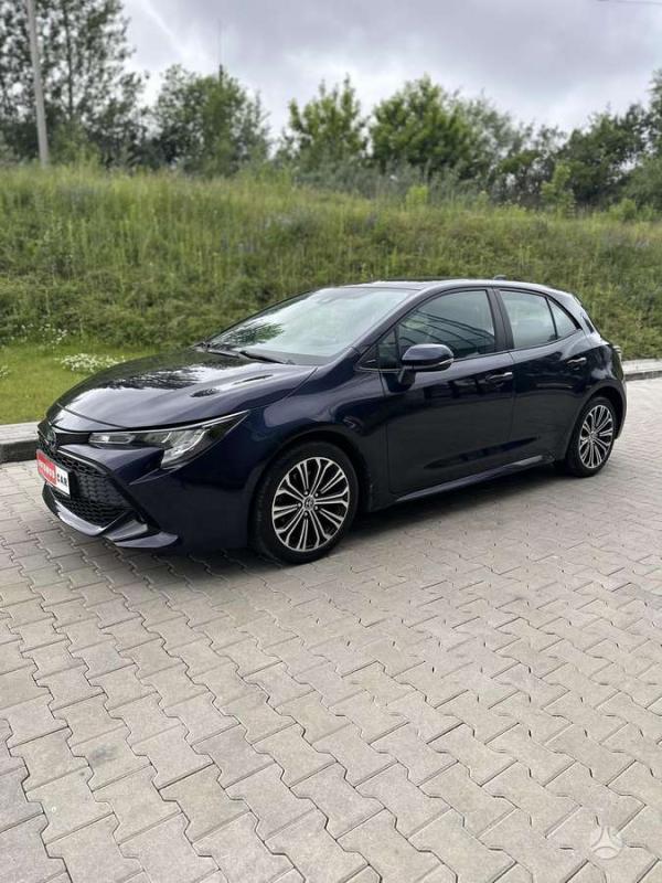 Blue Toyota Corolla 2022 in Vilnius, with an engine capacity of 1.99 L and mileage of 138 thousand km for 15300 €, photo 4 on AUTOMOTO.COM.LV