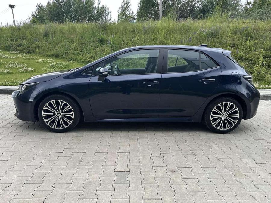 Blue Toyota Corolla 2022 in Vilnius, with an engine capacity of 1.99 L and mileage of 138 thousand km for 15300 €, photo 6 on AUTOMOTO.COM.LV