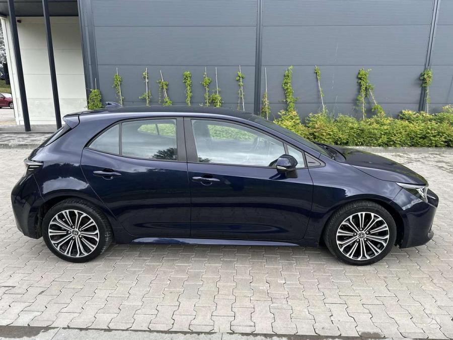 Blue Toyota Corolla 2022 in Vilnius, with an engine capacity of 1.99 L and mileage of 138 thousand km for 15300 €, photo 12 on AUTOMOTO.COM.LV