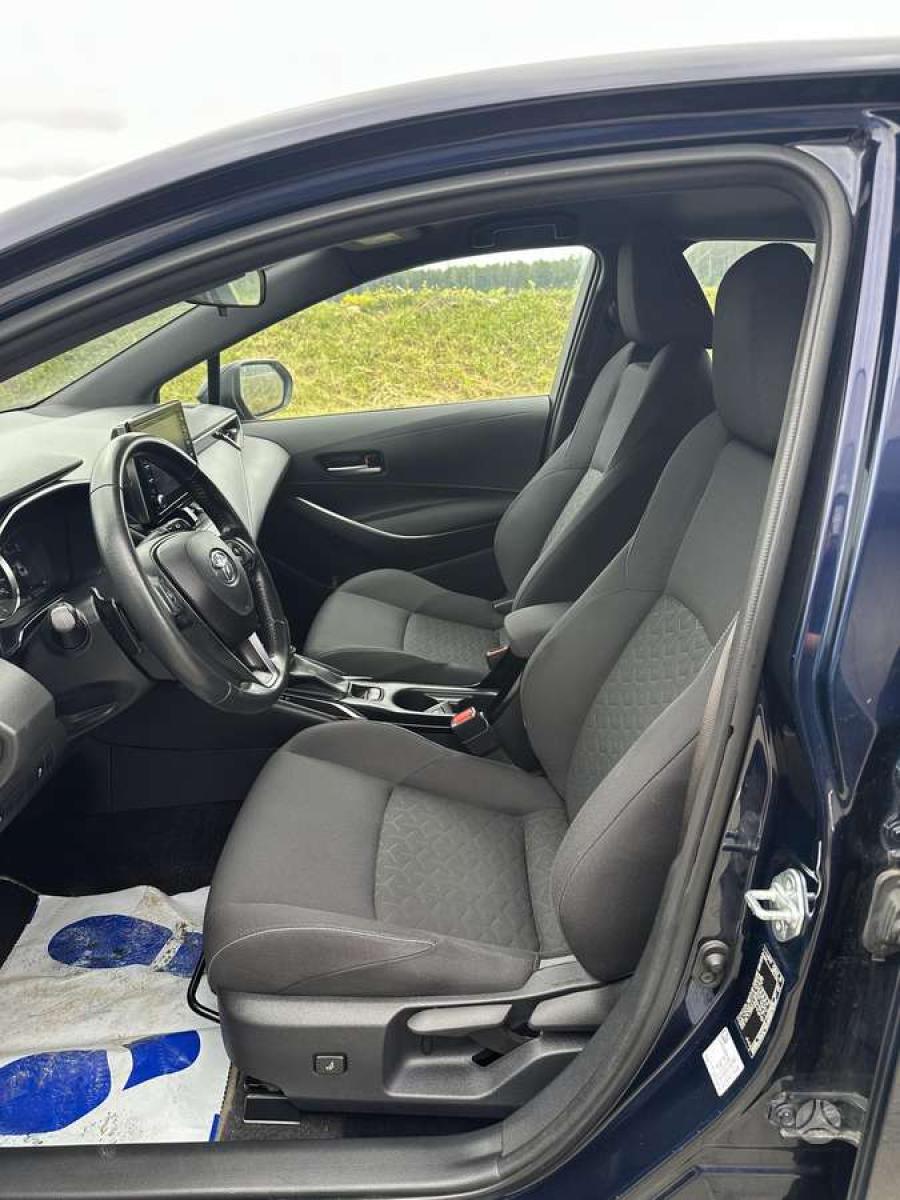 Blue Toyota Corolla 2022 in Vilnius, with an engine capacity of 1.99 L and mileage of 138 thousand km for 15300 €, photo 18 on AUTOMOTO.COM.LV