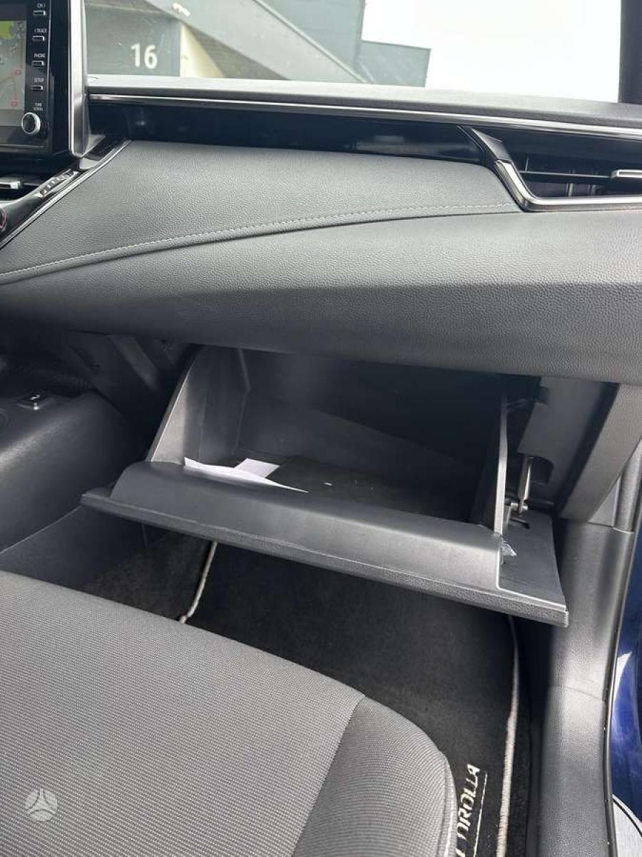 Blue Toyota Corolla 2022 in Vilnius, with an engine capacity of 1.99 L and mileage of 138 thousand km for 15300 €, photo 28 on AUTOMOTO.COM.LV