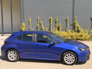 Zils Toyota Corolla 2024 Viļņa, ar dzinēja tilpumu 1.80 L un nobraukumu 30 tūkst. km par 19950 €, foto 6 vietnē AUTOMOTO.COM.LV