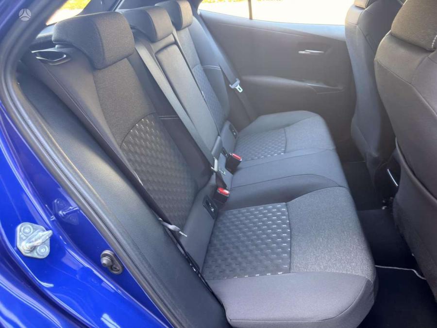 Zils Toyota Corolla 2024 Viļņa, ar dzinēja tilpumu 1.80 L un nobraukumu 30 tūkst. km par 19950 €, foto 30 vietnē AUTOMOTO.COM.LV