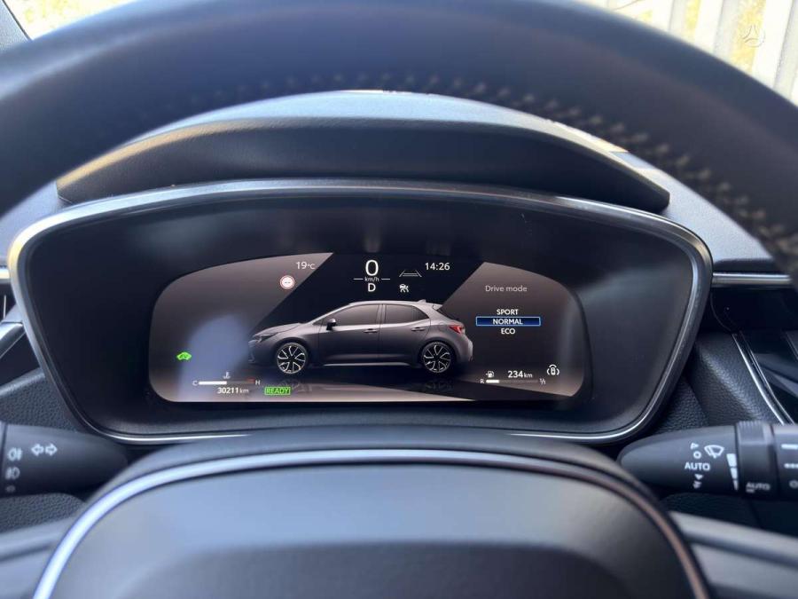 Zils Toyota Corolla 2024 Viļņa, ar dzinēja tilpumu 1.80 L un nobraukumu 30 tūkst. km par 19950 €, foto 43 vietnē AUTOMOTO.COM.LV