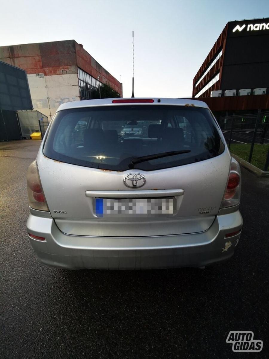 Blue Toyota Corolla 2004 in Kaunas, with an engine capacity of 2.00 L and mileage of 299 thousand km for 950 €, photo 6 on AUTOMOTO.COM.LV
