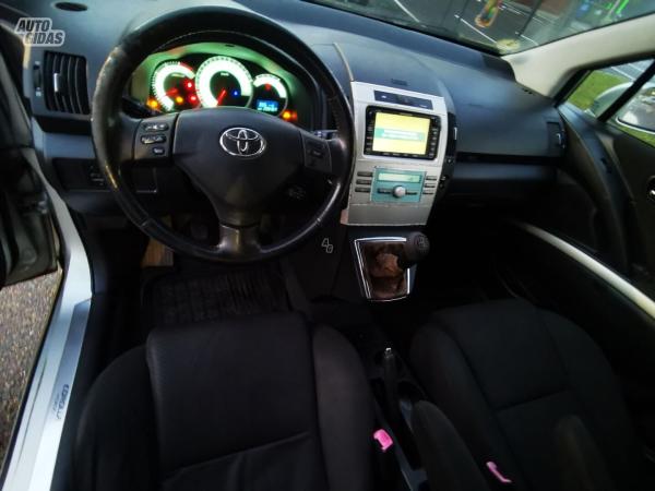 Blue Toyota Corolla 2004 in Kaunas, with an engine capacity of 2.00 L and mileage of 299 thousand km for 950 €, photo 9 on AUTOMOTO.COM.LV