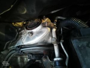 Blue Toyota Corolla 2004 in Kaunas, with an engine capacity of 2.00 L and mileage of 299 thousand km for 950 €, photo 14 on AUTOMOTO.COM.LV