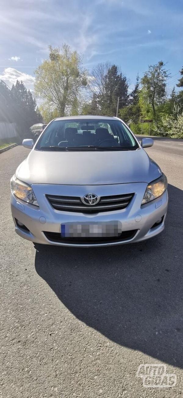 Zils Toyota Corolla 2004 Kauņa, ar dzinēja tilpumu 1.60 L un nobraukumu 264 tūkst. km par 1850 €, foto 2 vietnē AUTOMOTO.COM.LV
