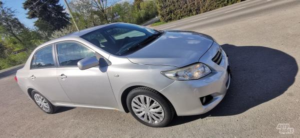 Zils Toyota Corolla 2004 Kauņa, ar dzinēja tilpumu 1.60 L un nobraukumu 264 tūkst. km par 1850 €, foto 3 vietnē AUTOMOTO.COM.LV