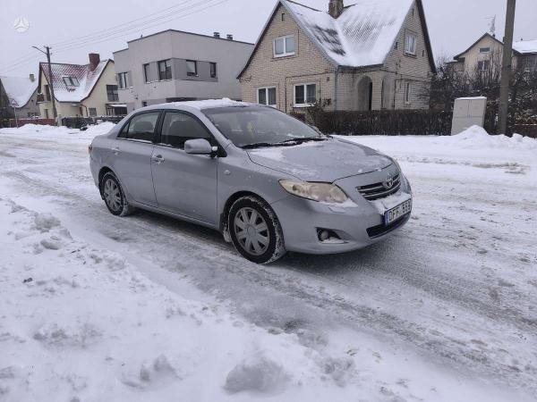 Blue Toyota Corolla 2007 in Kaunas, with an engine capacity of 1.60 L and mileage of 290 thousand km for 2999 €, photo 3 on AUTOMOTO.COM.LV