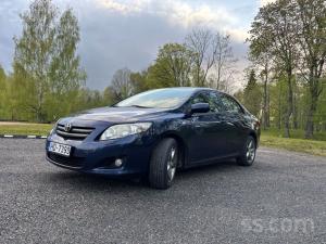 Zils Toyota Corolla 2008 Cēsis, ar dzinēja tilpumu 1.60 L un nobraukumu 276 tūkst. km par 2300 €, foto 1 vietnē AUTOMOTO.COM.LV