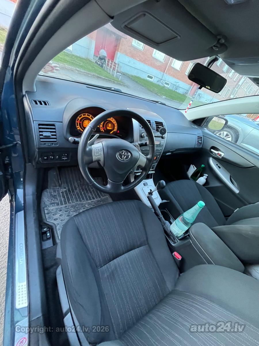 Blue Toyota Corolla 2008 in Rakvere, with an engine capacity of 1.60 L and mileage of 283 thousand km for 4000 €, photo 9 on AUTOMOTO.COM.LV
