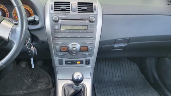 Blue Toyota Corolla 2008 in Riga, with an engine capacity of 1.60 L and mileage of 230 thousand km for 2690 €, photo 7 on AUTOMOTO.COM.LV