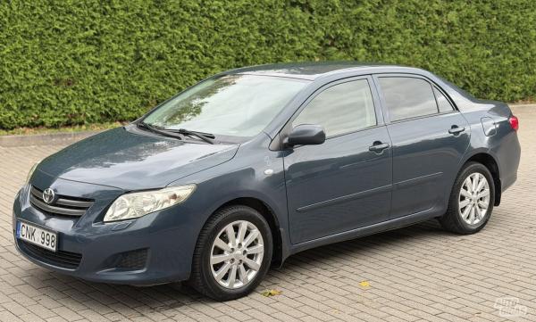 Blue Toyota Corolla 2008 in Vilnius, with an engine capacity of 1.40 L and mileage of 268 thousand km for 2850 €, photo 3 on AUTOMOTO.COM.LV