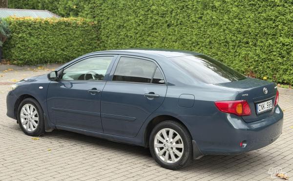 Blue Toyota Corolla 2008 in Vilnius, with an engine capacity of 1.40 L and mileage of 268 thousand km for 2850 €, photo 4 on AUTOMOTO.COM.LV