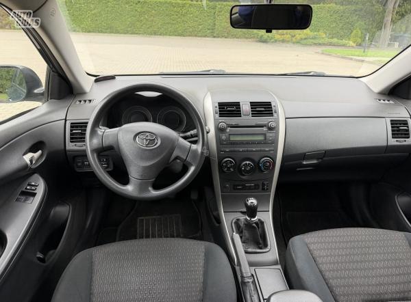 Blue Toyota Corolla 2008 in Vilnius, with an engine capacity of 1.40 L and mileage of 268 thousand km for 2850 €, photo 10 on AUTOMOTO.COM.LV