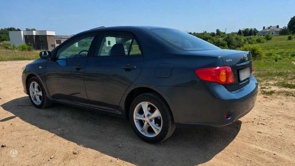 Zils Toyota Corolla 2009 Viļņa, ar dzinēja tilpumu 1.60 L un nobraukumu 123 tūkst. km par 4500 €, foto 3 vietnē AUTOMOTO.COM.LV