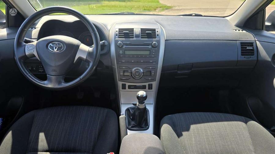 Blue Toyota Corolla 2009 in Vilnius, with an engine capacity of 1.60 L and mileage of 123 thousand km for 4500 €, photo 8 on AUTOMOTO.COM.LV