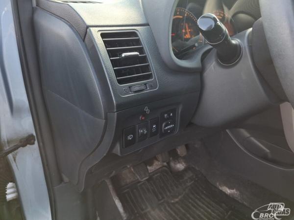 Zils Toyota Corolla 2010 Avižieniai, ar dzinēja tilpumu 1.60 L un nobraukumu 191 tūkst. km par 1900 €, foto 6 vietnē AUTOMOTO.COM.LV
