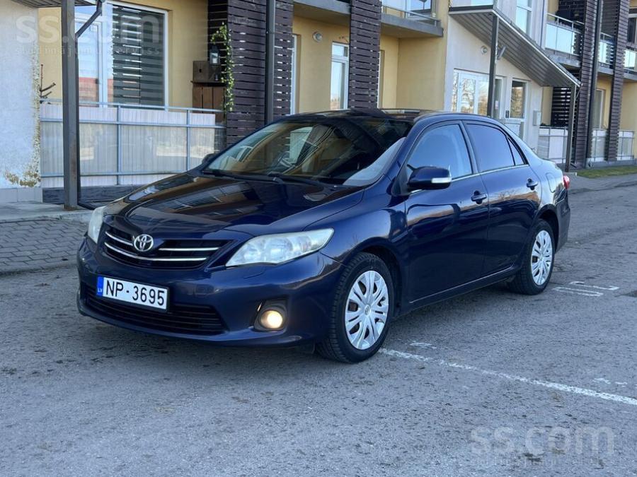 Blue Toyota Corolla 2011 in Riga, with an engine capacity of 1.40 L and mileage of 250 thousand km for 2850 €, photo 1 on AUTOMOTO.COM.LV