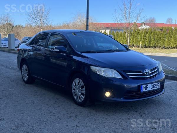 Blue Toyota Corolla 2011 in Riga, with an engine capacity of 1.40 L and mileage of 250 thousand km for 2850 €, photo 2 on AUTOMOTO.COM.LV