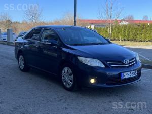 Blue Toyota Corolla 2011 in Riga, with an engine capacity of 1.40 L and mileage of 250 thousand km for 2850 €, photo 3 on AUTOMOTO.COM.LV