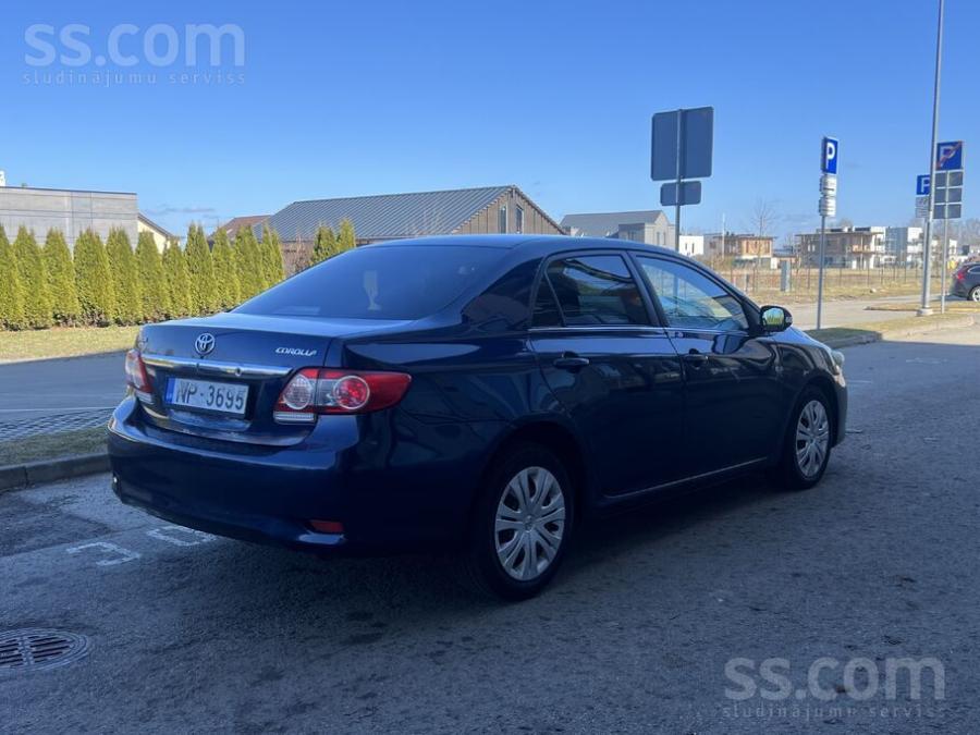 Blue Toyota Corolla 2011 in Riga, with an engine capacity of 1.40 L and mileage of 250 thousand km for 2850 €, photo 4 on AUTOMOTO.COM.LV