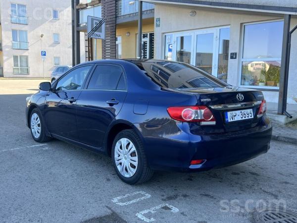 Blue Toyota Corolla 2011 in Riga, with an engine capacity of 1.40 L and mileage of 250 thousand km for 2850 €, photo 4 on AUTOMOTO.COM.LV