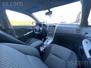 Blue Toyota Corolla 2011 in Riga, with an engine capacity of 1.40 L and mileage of 250 thousand km for 2850 €, photo 6 on AUTOMOTO.COM.LV