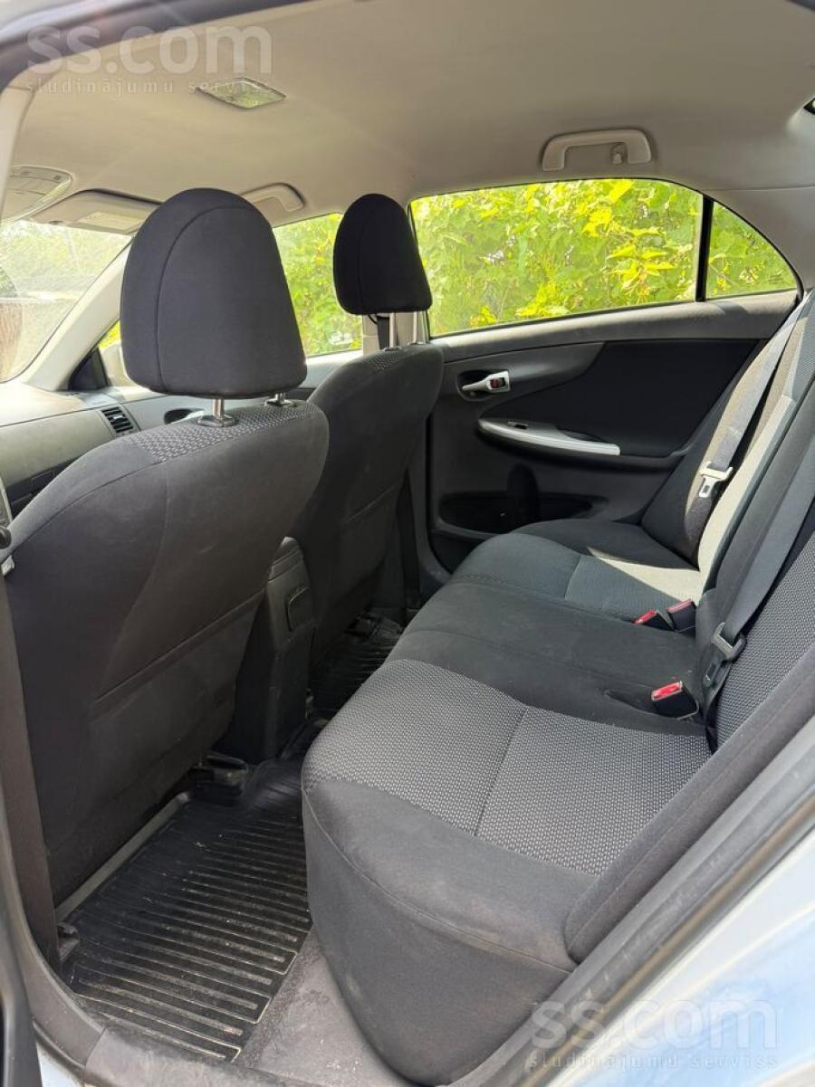 Zils Toyota Corolla 2011 Rīga, ar dzinēja tilpumu 1.60 L un nobraukumu 213 tūkst. km par 3400 €, foto 3 vietnē AUTOMOTO.COM.LV