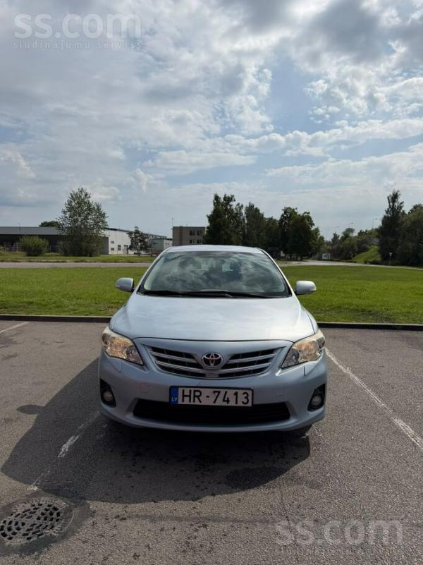 Blue Toyota Corolla 2011 in Riga, with an engine capacity of 1.60 L and mileage of 213 thousand km for 3400 €, photo 5 on AUTOMOTO.COM.LV