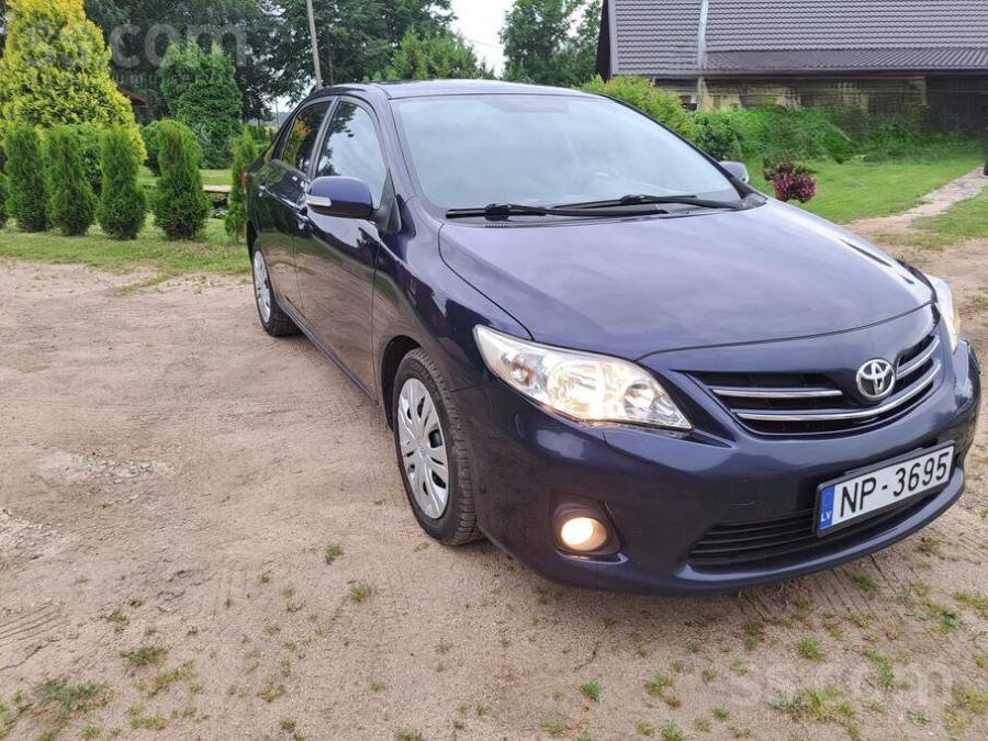 Zils Toyota Corolla 2011 Limbaži, ar dzinēja tilpumu 1.40 L un nobraukumu 257 tūkst. km par 4000 €, foto 1 vietnē AUTOMOTO.COM.LV