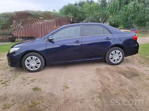 Zils Toyota Corolla 2011 Limbaži, ar dzinēja tilpumu 1.40 L un nobraukumu 257 tūkst. km par 4000 €, foto 3 vietnē AUTOMOTO.COM.LV