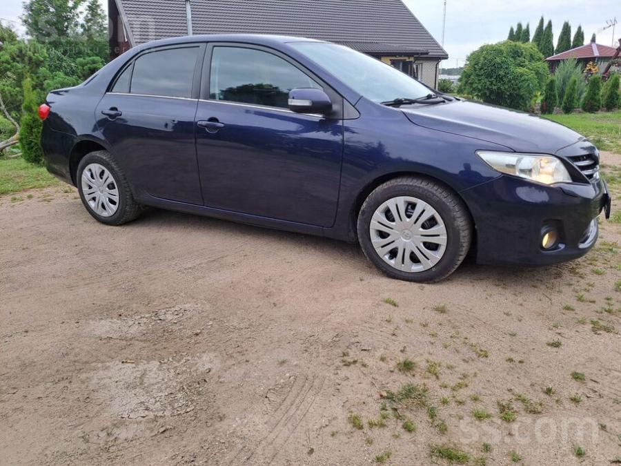 Zils Toyota Corolla 2011 Limbaži, ar dzinēja tilpumu 1.40 L un nobraukumu 257 tūkst. km par 4000 €, foto 4 vietnē AUTOMOTO.COM.LV