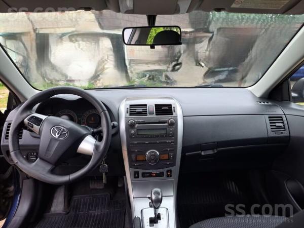 Zils Toyota Corolla 2011 Limbaži, ar dzinēja tilpumu 1.40 L un nobraukumu 257 tūkst. km par 4000 €, foto 10 vietnē AUTOMOTO.COM.LV